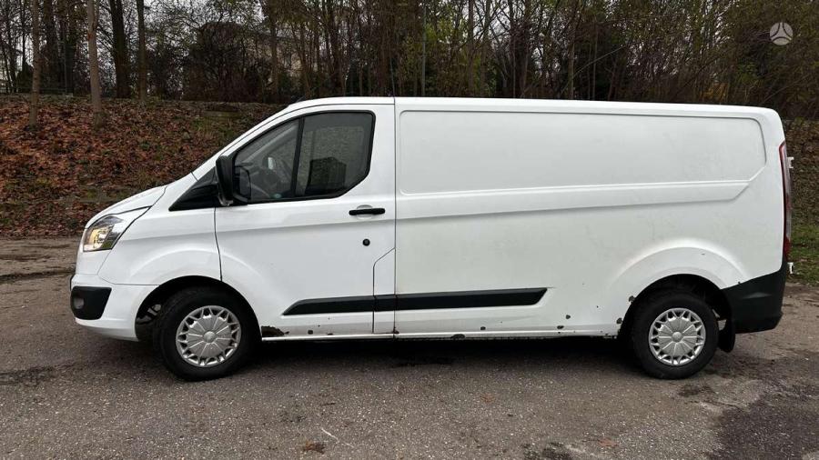 White Ford Transit Custom 2014 in Vilnius, with an engine capacity of 2.20 L and mileage of 230 thousand km for 5200 €, photo 4 on AUTOMOTO.COM.LV