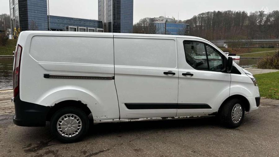 White Ford Transit Custom 2014 in Vilnius, with an engine capacity of 2.20 L and mileage of 230 thousand km for 5200 €, photo 8 on AUTOMOTO.COM.LV