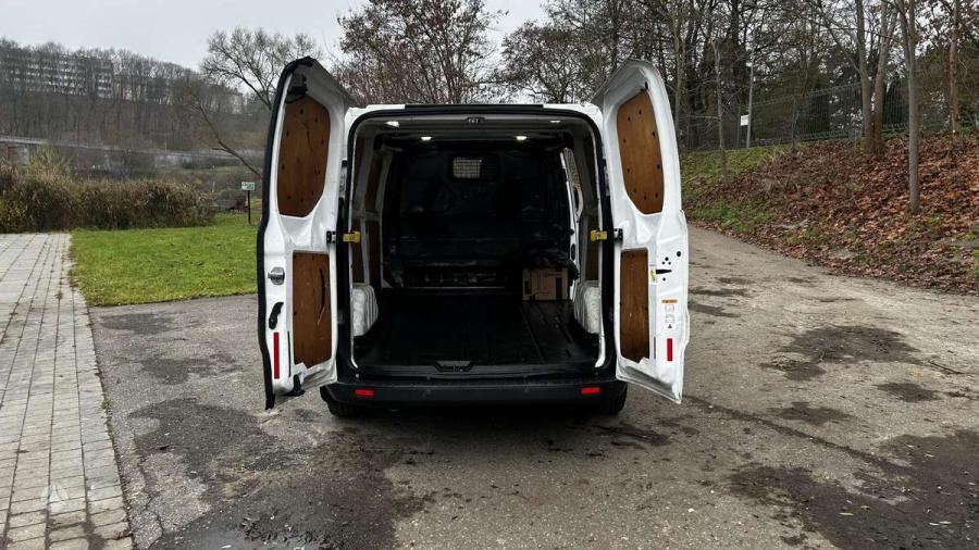 White Ford Transit Custom 2014 in Vilnius, with an engine capacity of 2.20 L and mileage of 230 thousand km for 5200 €, photo 21 on AUTOMOTO.COM.LV