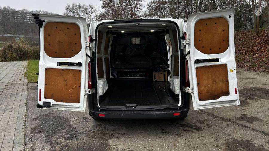 White Ford Transit Custom 2014 in Vilnius, with an engine capacity of 2.20 L and mileage of 230 thousand km for 5200 €, photo 22 on AUTOMOTO.COM.LV