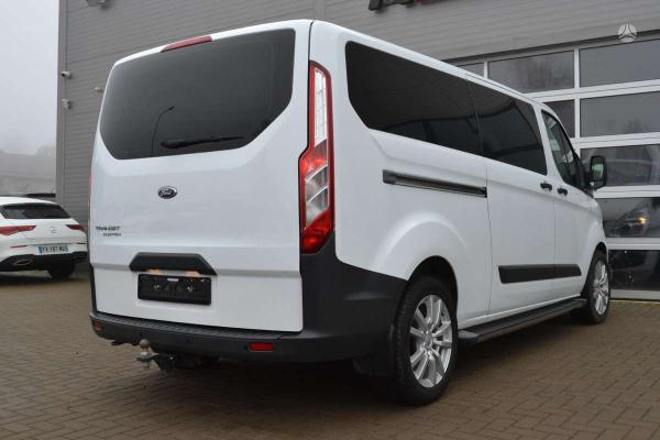 White Ford Transit Custom 2014 in Vilnius, with an engine capacity of 2.20 L and mileage of 232 thousand km for 12000 €, photo 10 on AUTOMOTO.COM.LV