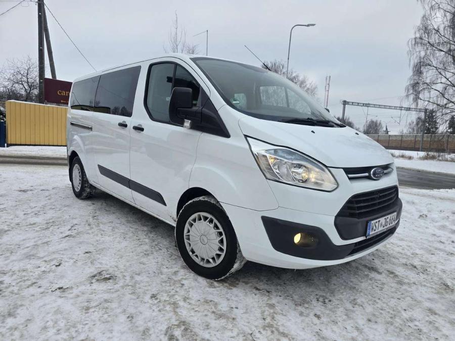 White Ford Transit Custom 2014 in Siauliai, with an engine capacity of 2.20 L and mileage of 279 thousand km for 9450 €, photo 1 on AUTOMOTO.COM.LV