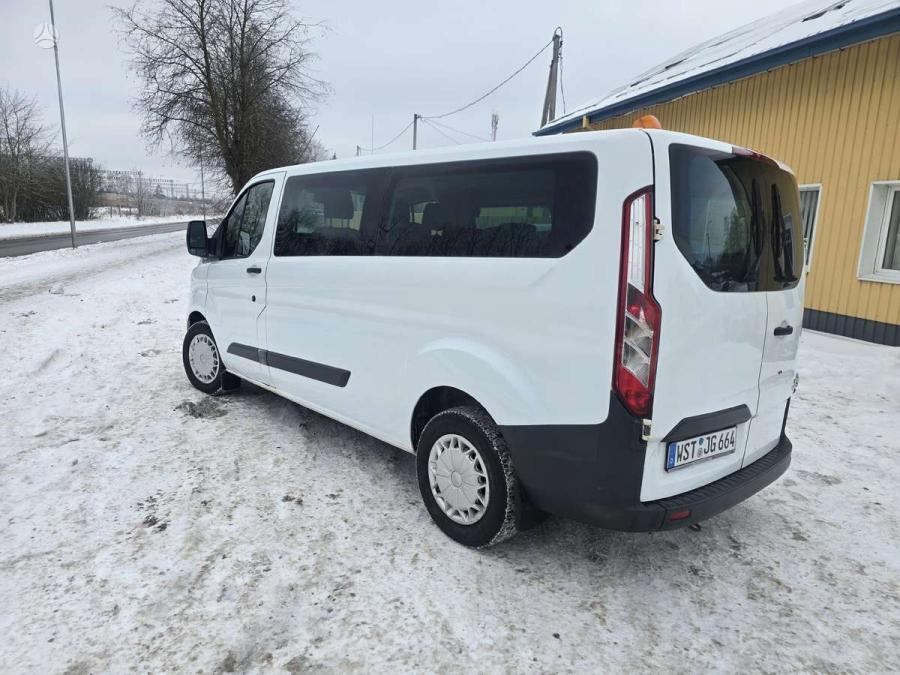 White Ford Transit Custom 2014 in Siauliai, with an engine capacity of 2.20 L and mileage of 279 thousand km for 9450 €, photo 4 on AUTOMOTO.COM.LV
