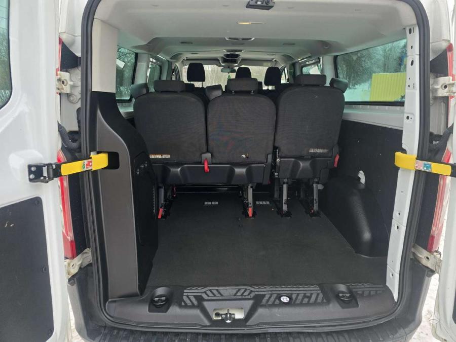 White Ford Transit Custom 2014 in Siauliai, with an engine capacity of 2.20 L and mileage of 279 thousand km for 9450 €, photo 7 on AUTOMOTO.COM.LV