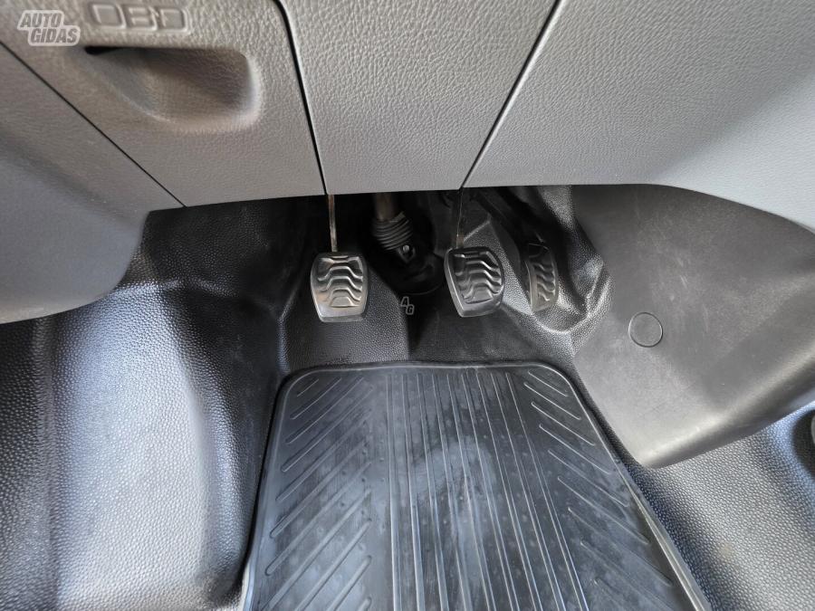 Balts Ford Transit Custom 2014 Viļņa, ar dzinēja tilpumu 2.20 L un nobraukumu 191 tūkst. km par 7900 €, foto 7 vietnē AUTOMOTO.COM.LV