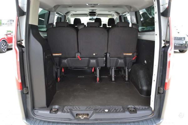 White Ford Transit Custom 2014 in Vilnius, with an engine capacity of 2.20 L and mileage of 233 thousand km for 11500 €, photo 10 on AUTOMOTO.COM.LV