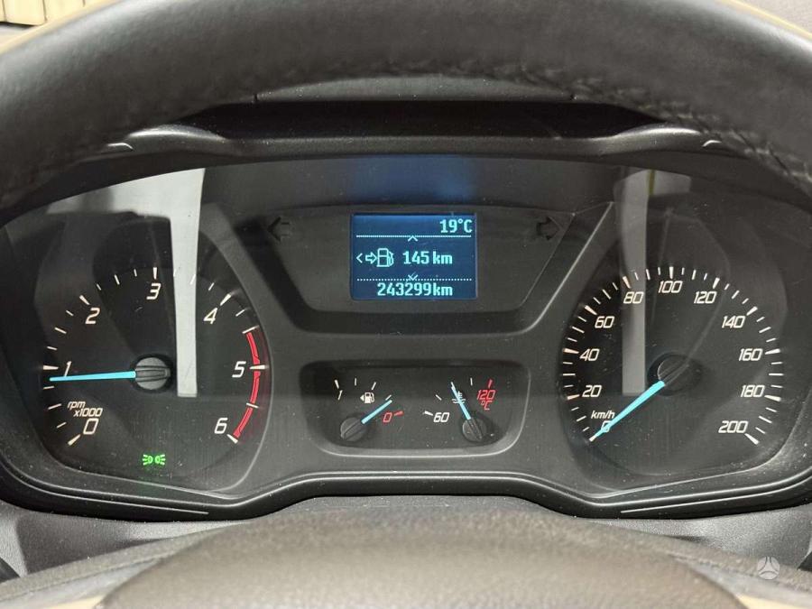 Balts Ford Transit Custom 2014 Marijampole, ar dzinēja tilpumu 2.20 L un nobraukumu 243 tūkst. km par 10500 €, foto 21 vietnē AUTOMOTO.COM.LV
