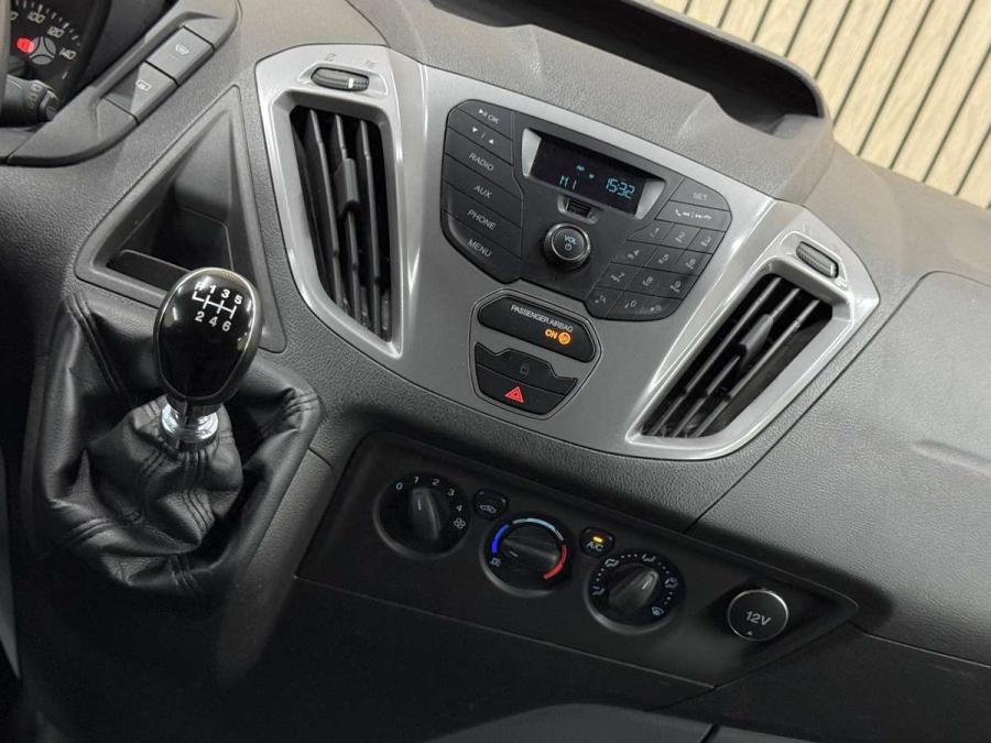 Balts Ford Transit Custom 2014 Marijampole, ar dzinēja tilpumu 2.20 L un nobraukumu 243 tūkst. km par 10500 €, foto 24 vietnē AUTOMOTO.COM.LV