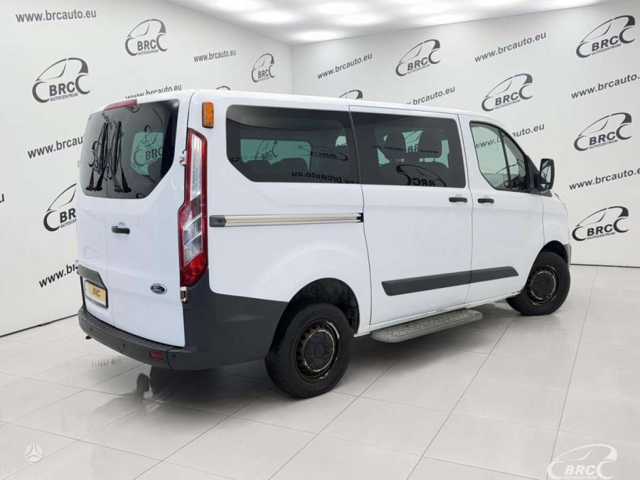 White Ford Transit Custom 2014 in Vilnius, with an engine capacity of 2.20 L and mileage of 294 thousand km for 5900 €, photo 4 on AUTOMOTO.COM.LV