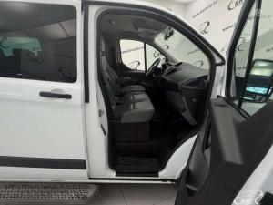 White Ford Transit Custom 2014 in Vilnius, with an engine capacity of 2.20 L and mileage of 294 thousand km for 5900 €, photo 6 on AUTOMOTO.COM.LV