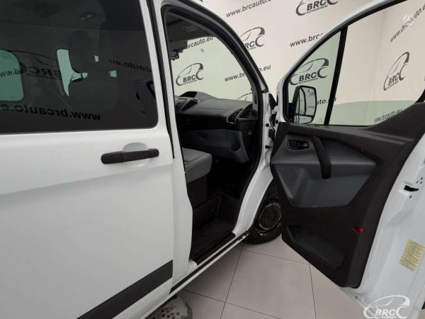 Balts Ford Transit Custom 2014 Viļņa, ar dzinēja tilpumu 2.20 L un nobraukumu 294 tūkst. km par 5900 €, foto 8 vietnē AUTOMOTO.COM.LV