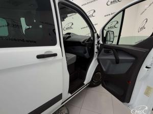 White Ford Transit Custom 2014 in Vilnius, with an engine capacity of 2.20 L and mileage of 294 thousand km for 5900 €, photo 9 on AUTOMOTO.COM.LV