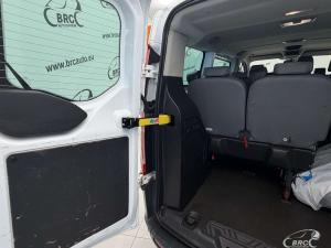 White Ford Transit Custom 2014 in Vilnius, with an engine capacity of 2.20 L and mileage of 294 thousand km for 5900 €, photo 19 on AUTOMOTO.COM.LV