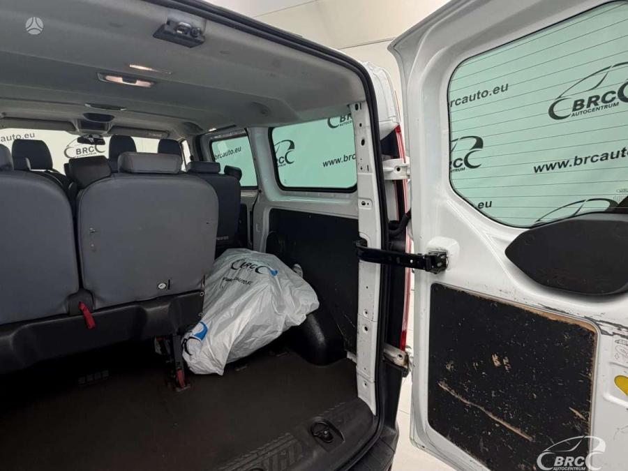 White Ford Transit Custom 2014 in Vilnius, with an engine capacity of 2.20 L and mileage of 294 thousand km for 5900 €, photo 20 on AUTOMOTO.COM.LV