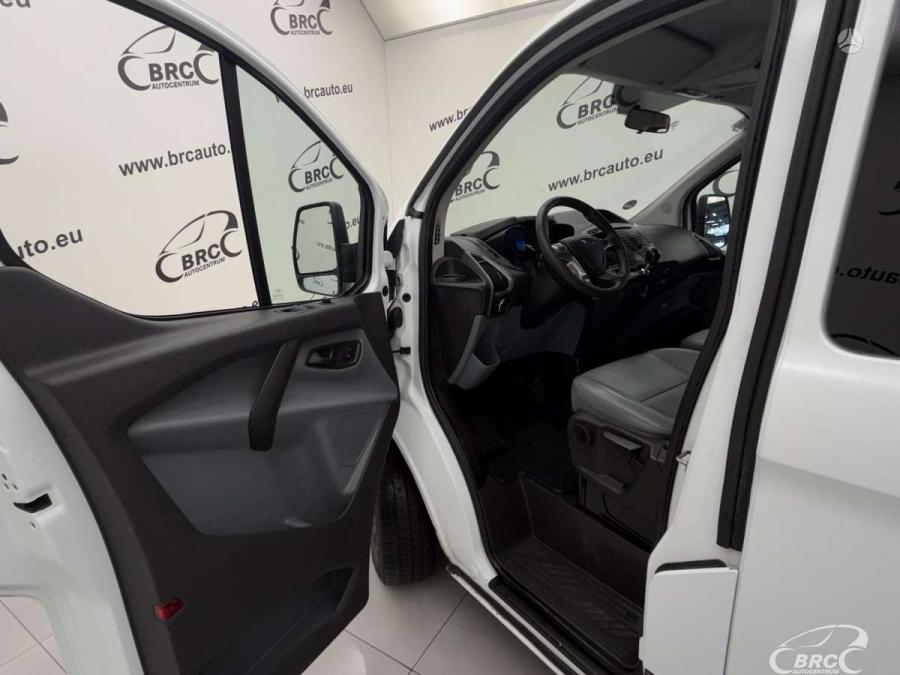 White Ford Transit Custom 2014 in Vilnius, with an engine capacity of 2.20 L and mileage of 294 thousand km for 5900 €, photo 23 on AUTOMOTO.COM.LV