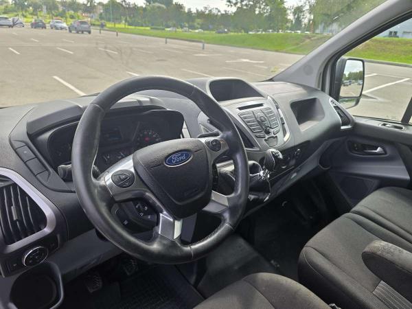 White Ford Transit Custom 2014 in Siauliai, with an engine capacity of 2.20 L and mileage of 210 thousand km for 4800 €, photo 6 on AUTOMOTO.COM.LV