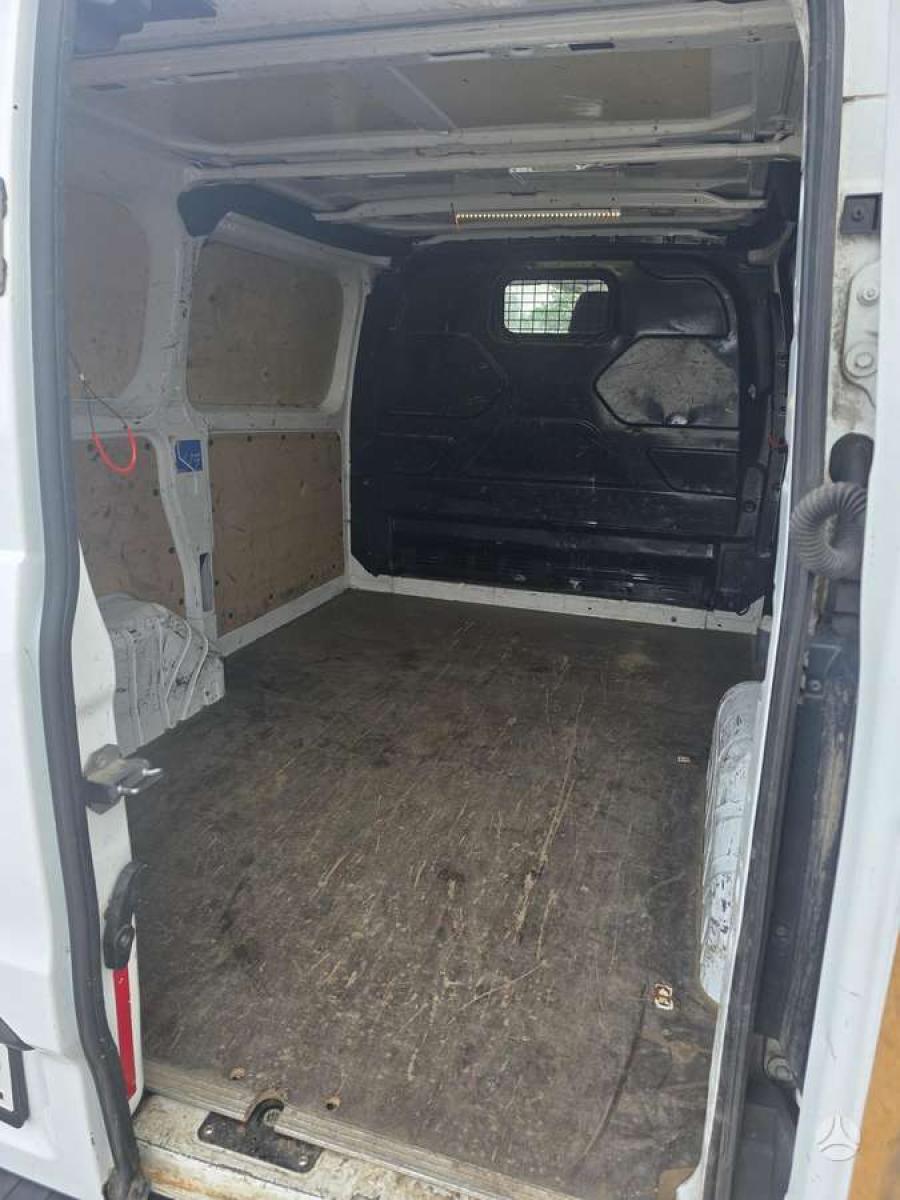Balts Ford Transit Custom 2014 Šauļi, ar dzinēja tilpumu 2.20 L un nobraukumu 210 tūkst. km par 4800 €, foto 8 vietnē AUTOMOTO.COM.LV