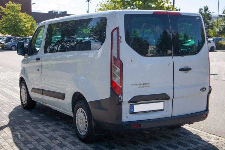 White Ford Transit Custom 2014 in Vilnius, with an engine capacity of 2.20 L and mileage of 389 thousand km for 6500 €, photo 4 on AUTOMOTO.COM.LV