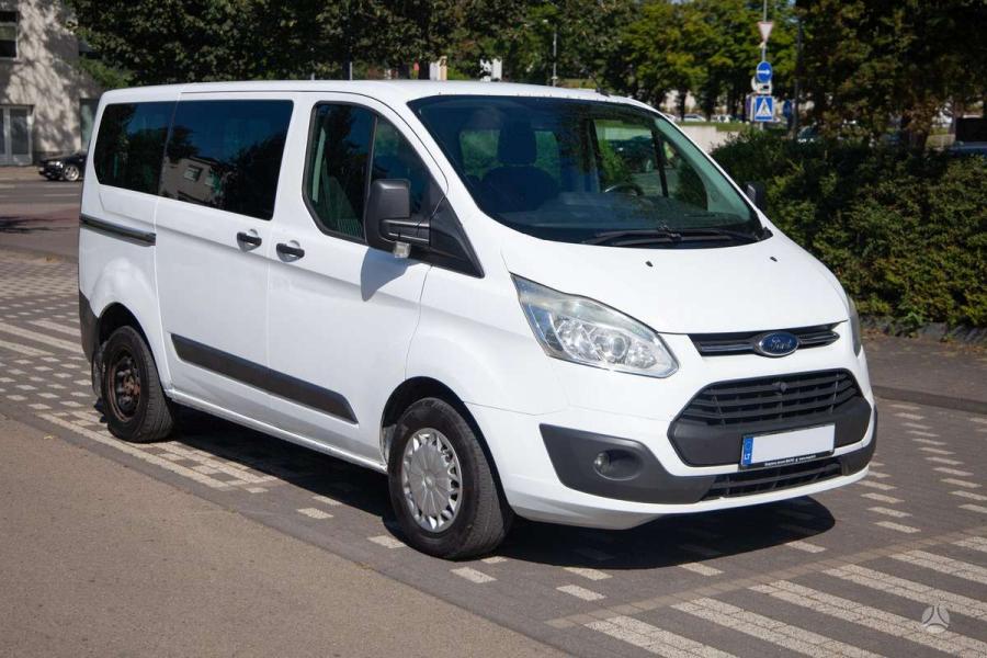 White Ford Transit Custom 2014 in Vilnius, with an engine capacity of 2.20 L and mileage of 389 thousand km for 6500 €, photo 8 on AUTOMOTO.COM.LV