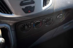 White Ford Transit Custom 2014 in Vilnius, with an engine capacity of 2.20 L and mileage of 389 thousand km for 6500 €, photo 21 on AUTOMOTO.COM.LV