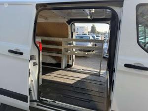 White Ford Transit Custom 2014 in Marijampole, with an engine capacity of 2.20 L and mileage of 190 thousand km for 5150 €, photo 9 on AUTOMOTO.COM.LV