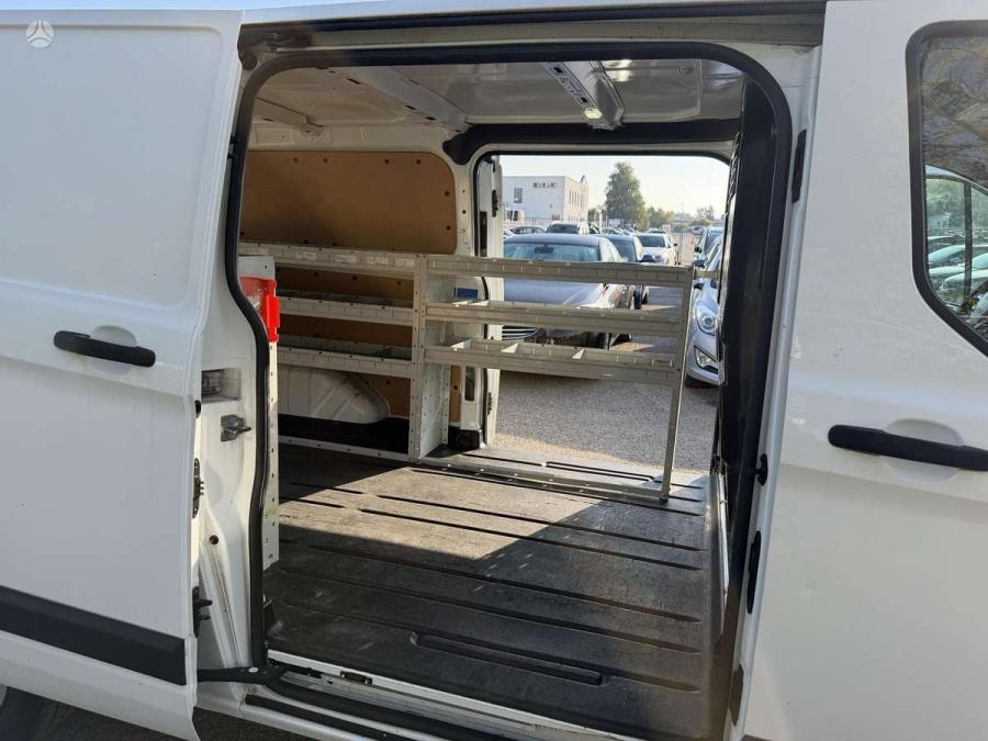 White Ford Transit Custom 2014 in Marijampole, with an engine capacity of 2.20 L and mileage of 190 thousand km for 5150 €, photo 9 on AUTOMOTO.COM.LV