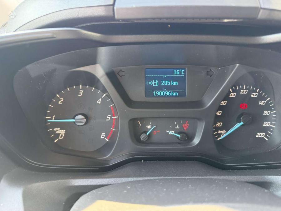 White Ford Transit Custom 2014 in Marijampole, with an engine capacity of 2.20 L and mileage of 190 thousand km for 5150 €, photo 15 on AUTOMOTO.COM.LV