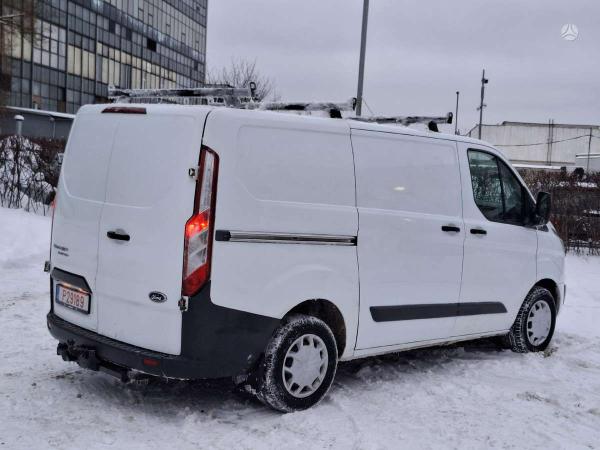 White Ford Transit Custom 2015 in Vilnius, with an engine capacity of 2.20 L and mileage of 192 thousand km for 6200 €, photo 2 on AUTOMOTO.COM.LV