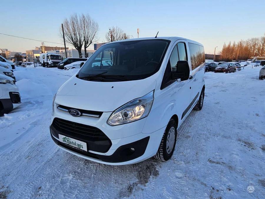 White Ford Transit Custom 2015 in Klaipeda, with an engine capacity of 2.20 L and mileage of 170 thousand km for 12290 €, photo 1 on AUTOMOTO.COM.LV