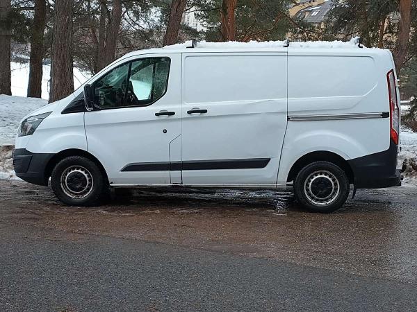 White Ford Transit Custom 2015 in Vilnius, with an engine capacity of 2.20 L and mileage of 280 thousand km for 4000 €, photo 3 on AUTOMOTO.COM.LV