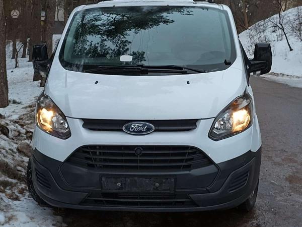 White Ford Transit Custom 2015 in Vilnius, with an engine capacity of 2.20 L and mileage of 280 thousand km for 4000 €, photo 8 on AUTOMOTO.COM.LV