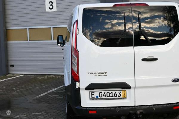 Balts Ford Transit Custom 2015 Kretinga, ar dzinēja tilpumu 2.20 L un nobraukumu 285 tūkst. km par 10499 €, foto 10 vietnē AUTOMOTO.COM.LV