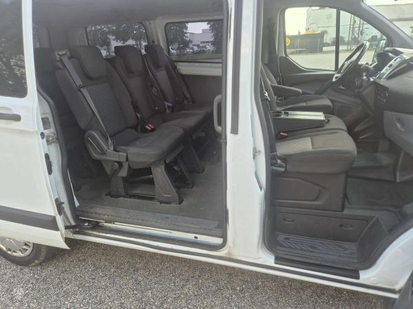 White Ford Transit Custom 2015 in Marijampole, with an engine capacity of 2.20 L and mileage of 289 thousand km for 8800 €, photo 9 on AUTOMOTO.COM.LV