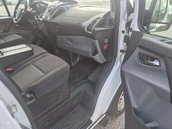 White Ford Transit Custom 2015 in Marijampole, with an engine capacity of 2.20 L and mileage of 289 thousand km for 8800 €, photo 10 on AUTOMOTO.COM.LV