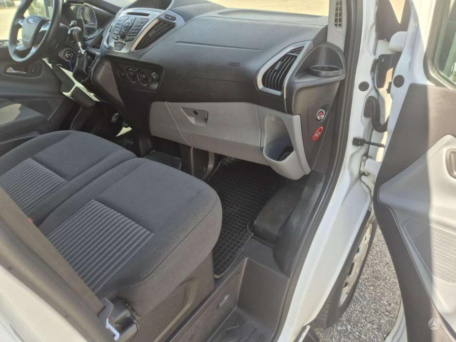 Balts Ford Transit Custom 2015 Marijampole, ar dzinēja tilpumu 2.20 L un nobraukumu 238 tūkst. km par 10800 €, foto 12 vietnē AUTOMOTO.COM.LV