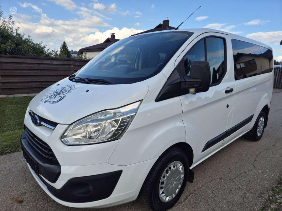 White Ford Transit Custom 2015 in Marijampole, with an engine capacity of 2.20 L and mileage of 239 thousand km for 8900 €, photo 1 on AUTOMOTO.COM.LV