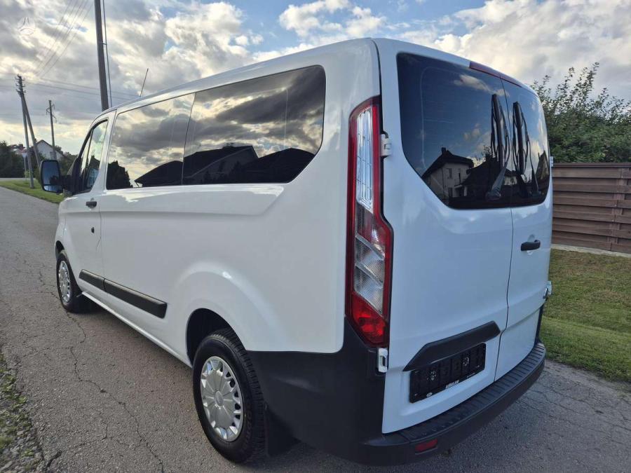 White Ford Transit Custom 2015 in Marijampole, with an engine capacity of 2.20 L and mileage of 239 thousand km for 8900 €, photo 4 on AUTOMOTO.COM.LV