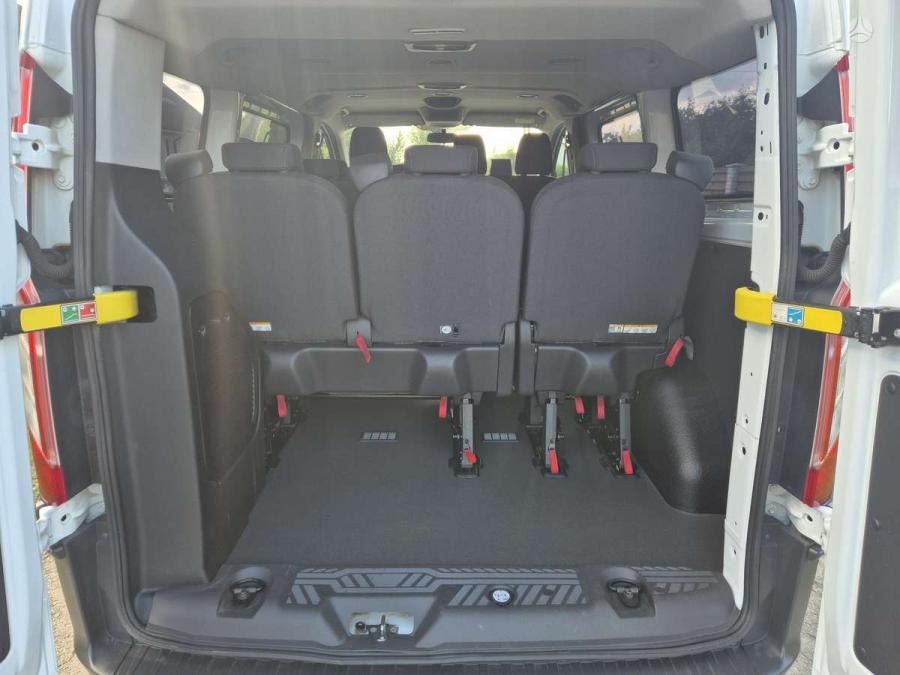 White Ford Transit Custom 2015 in Marijampole, with an engine capacity of 2.20 L and mileage of 239 thousand km for 8900 €, photo 11 on AUTOMOTO.COM.LV