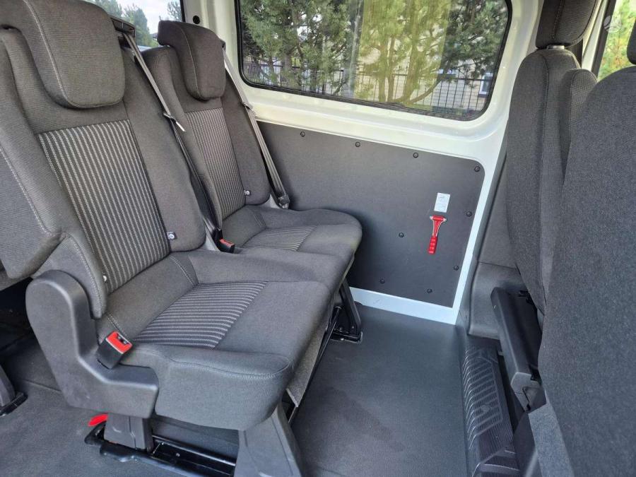 White Ford Transit Custom 2015 in Marijampole, with an engine capacity of 2.20 L and mileage of 239 thousand km for 8900 €, photo 15 on AUTOMOTO.COM.LV