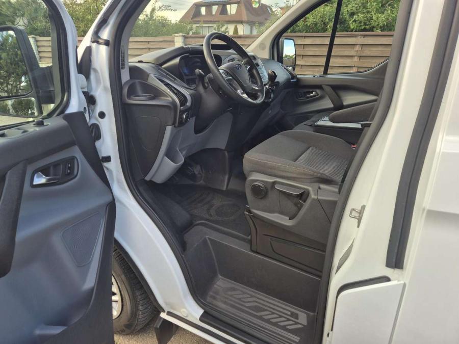 White Ford Transit Custom 2015 in Marijampole, with an engine capacity of 2.20 L and mileage of 239 thousand km for 8900 €, photo 21 on AUTOMOTO.COM.LV