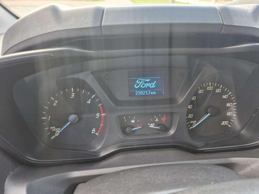 White Ford Transit Custom 2015 in Marijampole, with an engine capacity of 2.20 L and mileage of 239 thousand km for 8900 €, photo 26 on AUTOMOTO.COM.LV