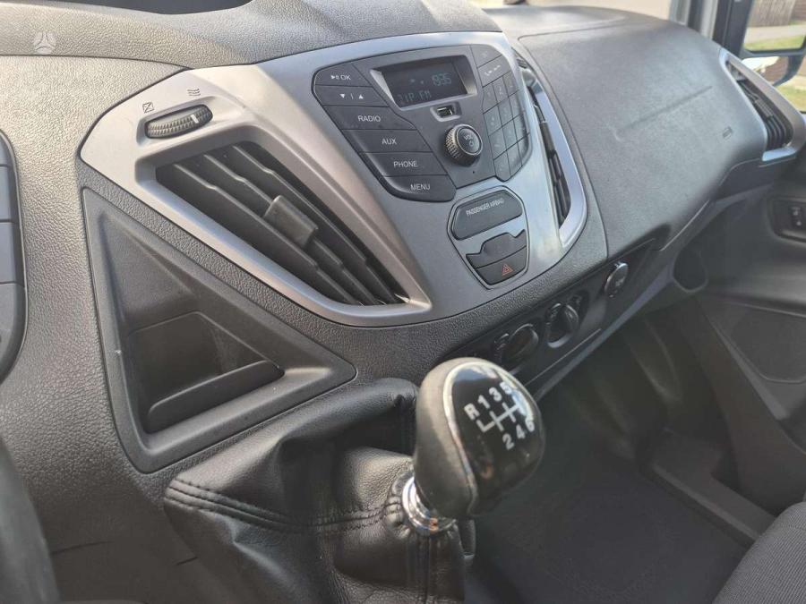 White Ford Transit Custom 2015 in Marijampole, with an engine capacity of 2.20 L and mileage of 239 thousand km for 8900 €, photo 30 on AUTOMOTO.COM.LV