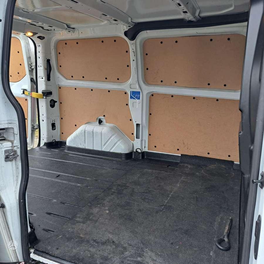 Balts Ford Transit Custom 2016 Viļņa, ar dzinēja tilpumu 2.00 L un nobraukumu 210 tūkst. km par 5550 €, foto 28 vietnē AUTOMOTO.COM.LV
