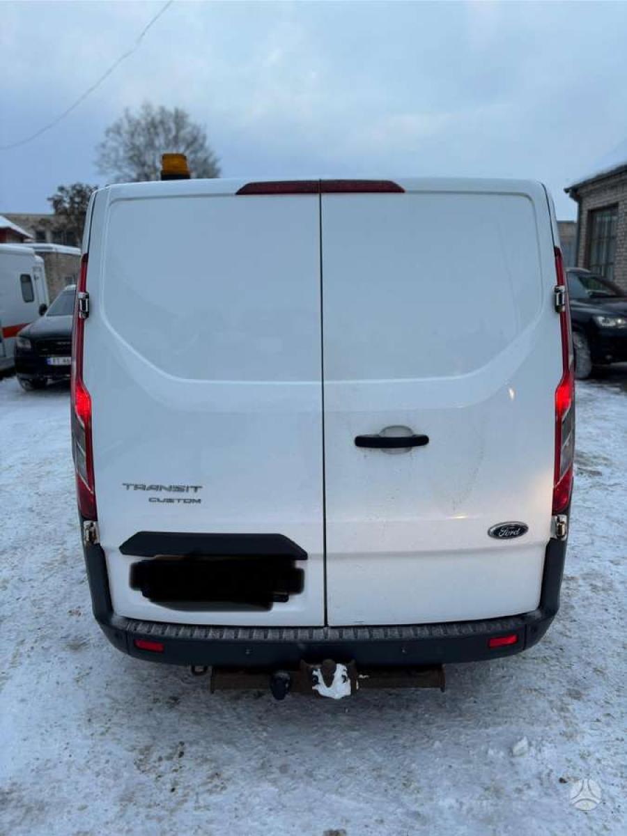 White Ford Transit Custom 2016 in Taurage, with an engine capacity of 2.00 L and mileage of 285 thousand km for 5800 €, photo 7 on AUTOMOTO.COM.LV
