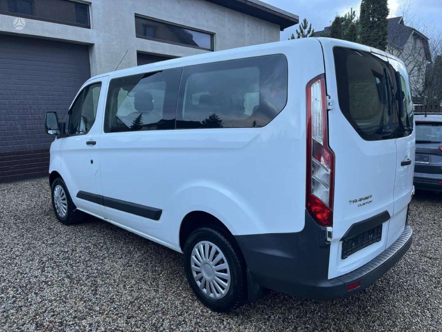 White Ford Transit Custom 2016 in Ukmerge, with an engine capacity of 2.20 L and mileage of 248 thousand km for 9950 €, photo 4 on AUTOMOTO.COM.LV