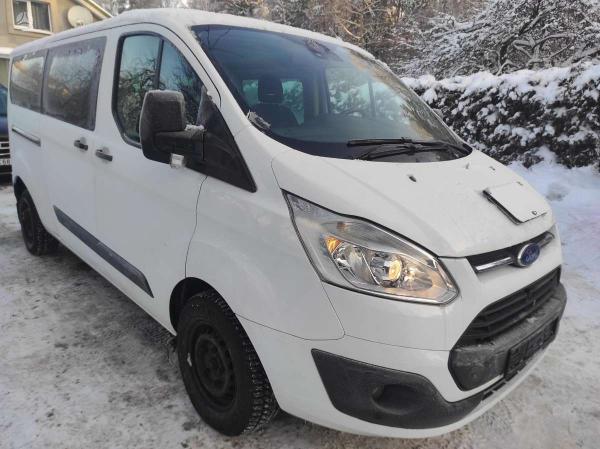 White Ford Transit Custom 2016 in Vilnius, with an engine capacity of 2.00 L and mileage of 233 thousand km for 10700 €, photo 1 on AUTOMOTO.COM.LV