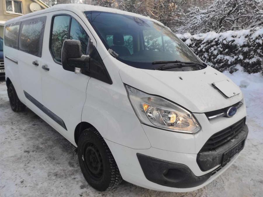 White Ford Transit Custom 2016 in Vilnius, with an engine capacity of 2.00 L and mileage of 233 thousand km for 10700 €, photo 1 on AUTOMOTO.COM.LV