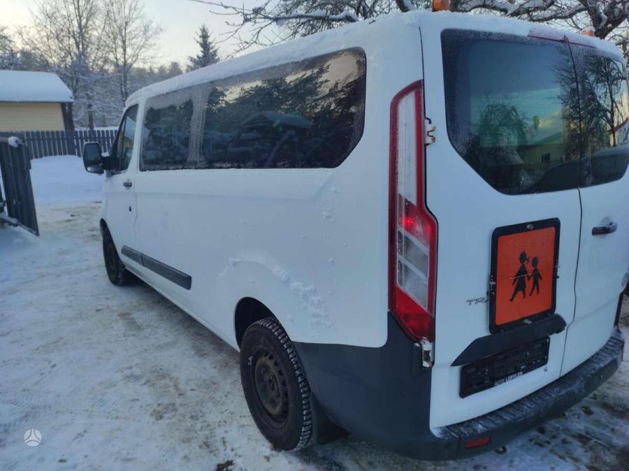 White Ford Transit Custom 2016 in Vilnius, with an engine capacity of 2.00 L and mileage of 233 thousand km for 10700 €, photo 5 on AUTOMOTO.COM.LV