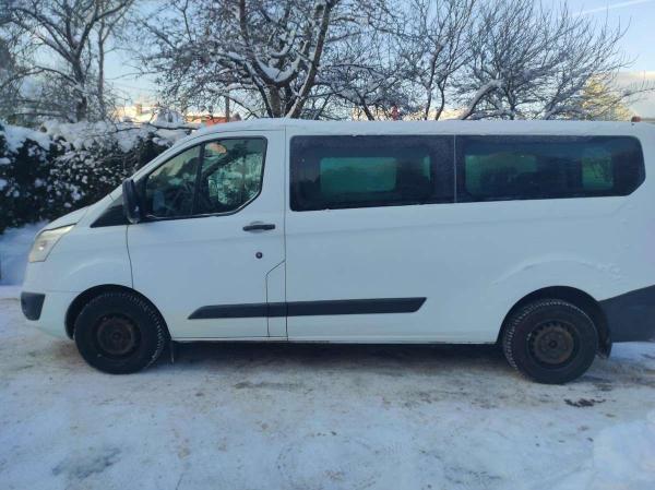 White Ford Transit Custom 2016 in Vilnius, with an engine capacity of 2.00 L and mileage of 233 thousand km for 10700 €, photo 6 on AUTOMOTO.COM.LV