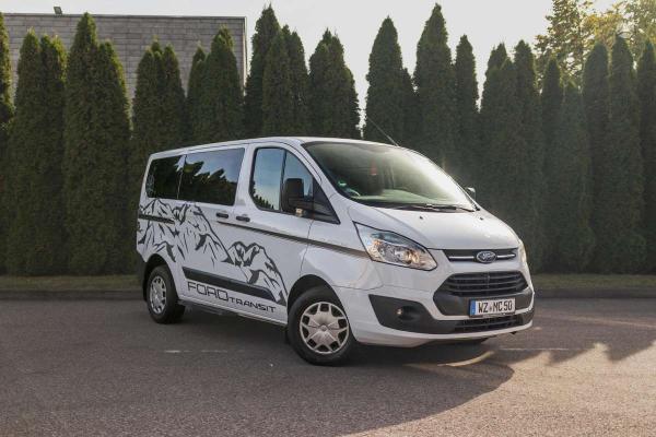 White Ford Transit Custom 2016 in Kaunas, with an engine capacity of 2.20 L and mileage of 281 thousand km for 10555 €, photo 1 on AUTOMOTO.COM.LV
